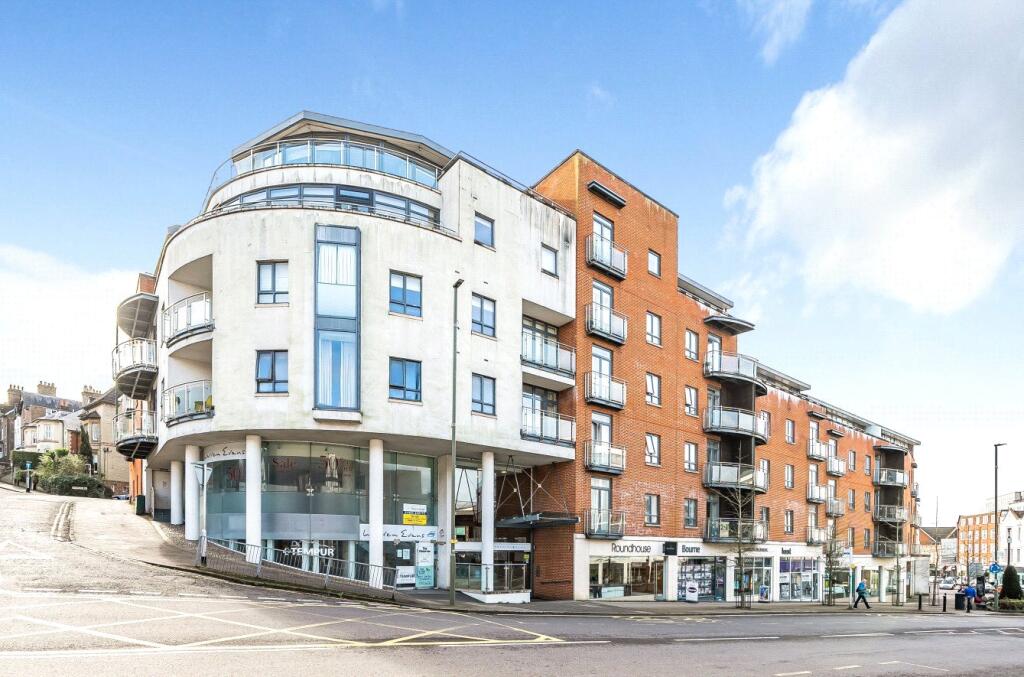 3 bedroom flat for sale in Trinity Gate, Epsom Road, Guildford, Surrey, GU1