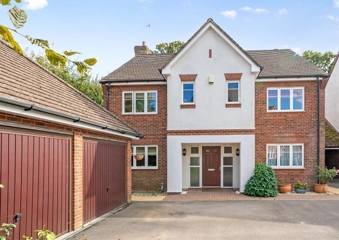 6 bedroom detached house for sale in Holmdale, Eastergate, Chichester, PO20