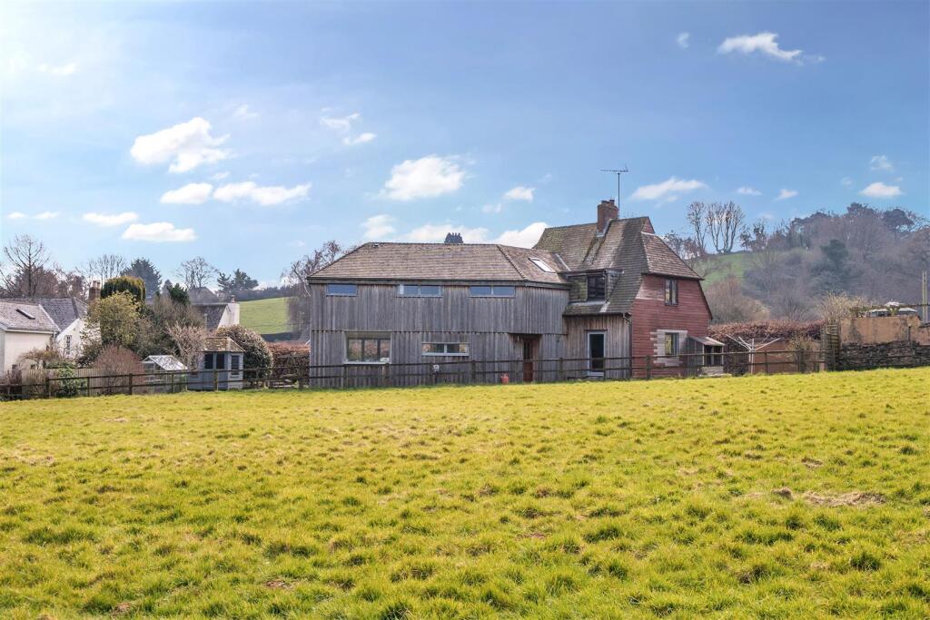 4 bedroom detached house for sale in Kenn, Exeter, EX6