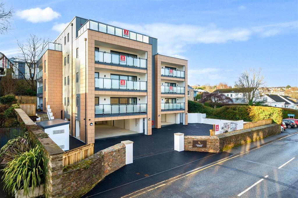 3 bedroom apartment for sale in City Road, Truro, TR1