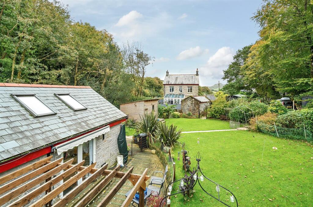 4 bedroom detached house for sale in Carthew, St. Austell, PL26