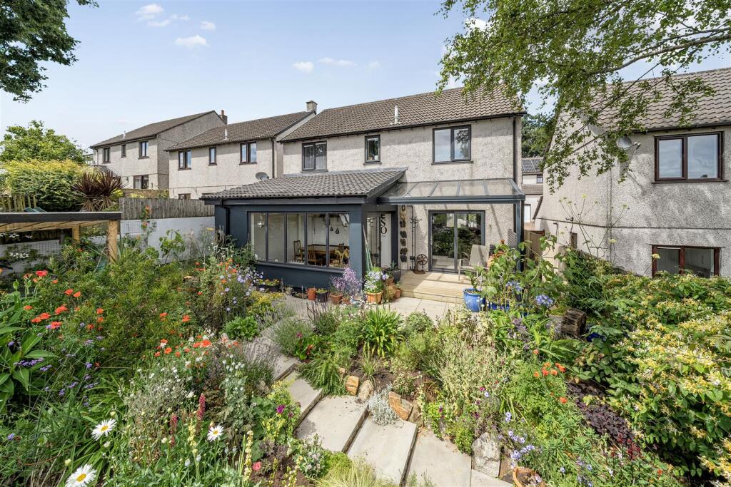 3 bedroom detached house for sale in Lodge Drive, Truro, TR1