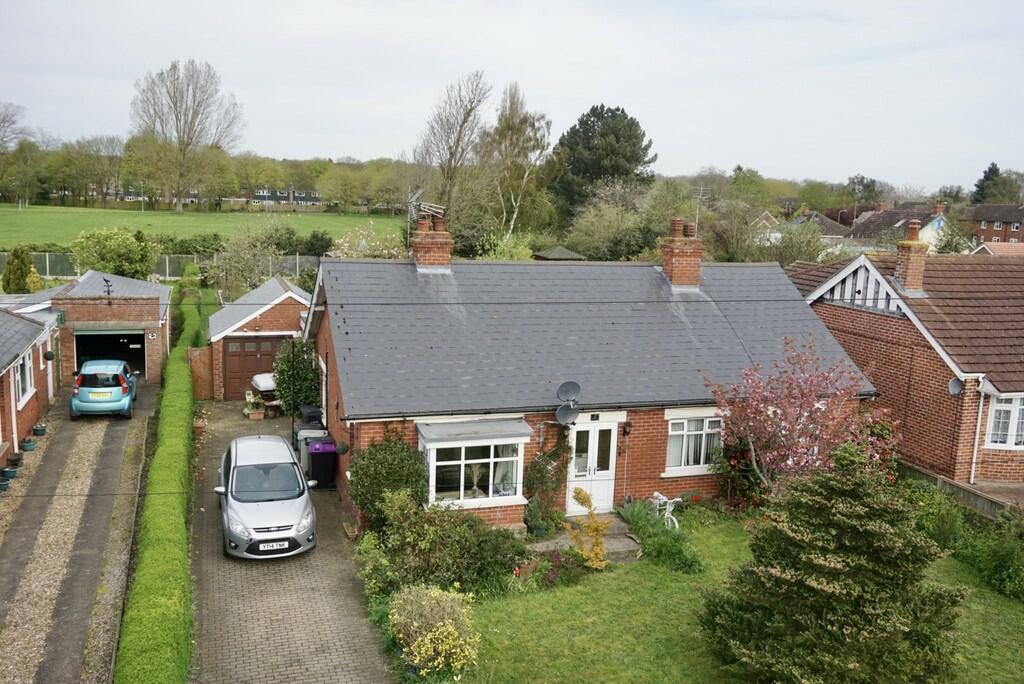 4 bedroom detached bungalow for sale in High Street, Tattershall, LN4