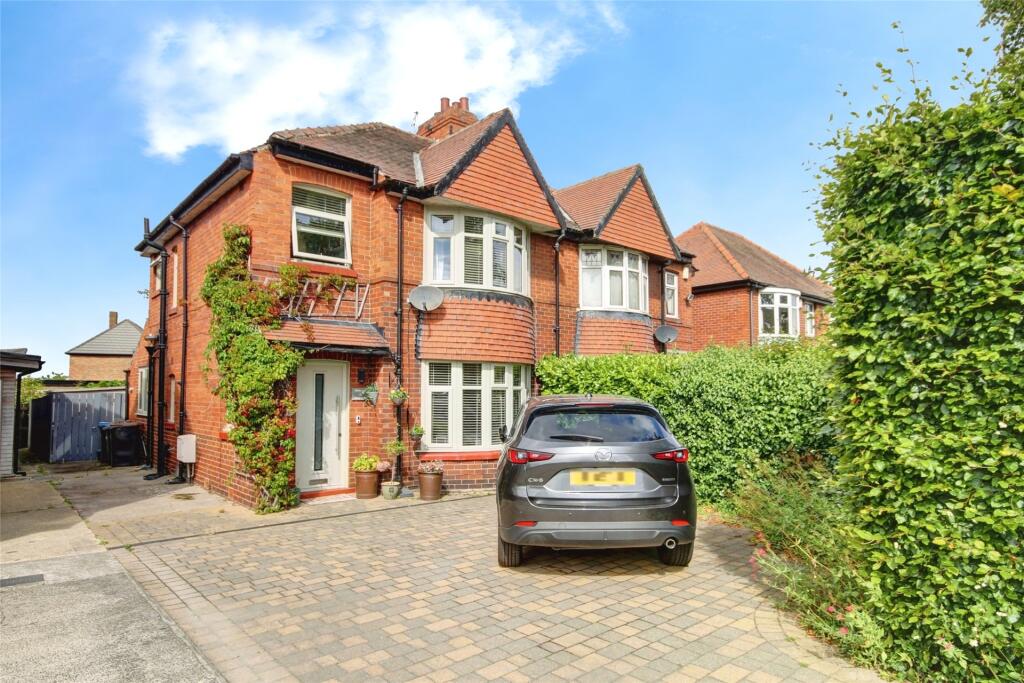 3 bedroom semi-detached house for sale in Moor Edge, Crossgate Moor ...