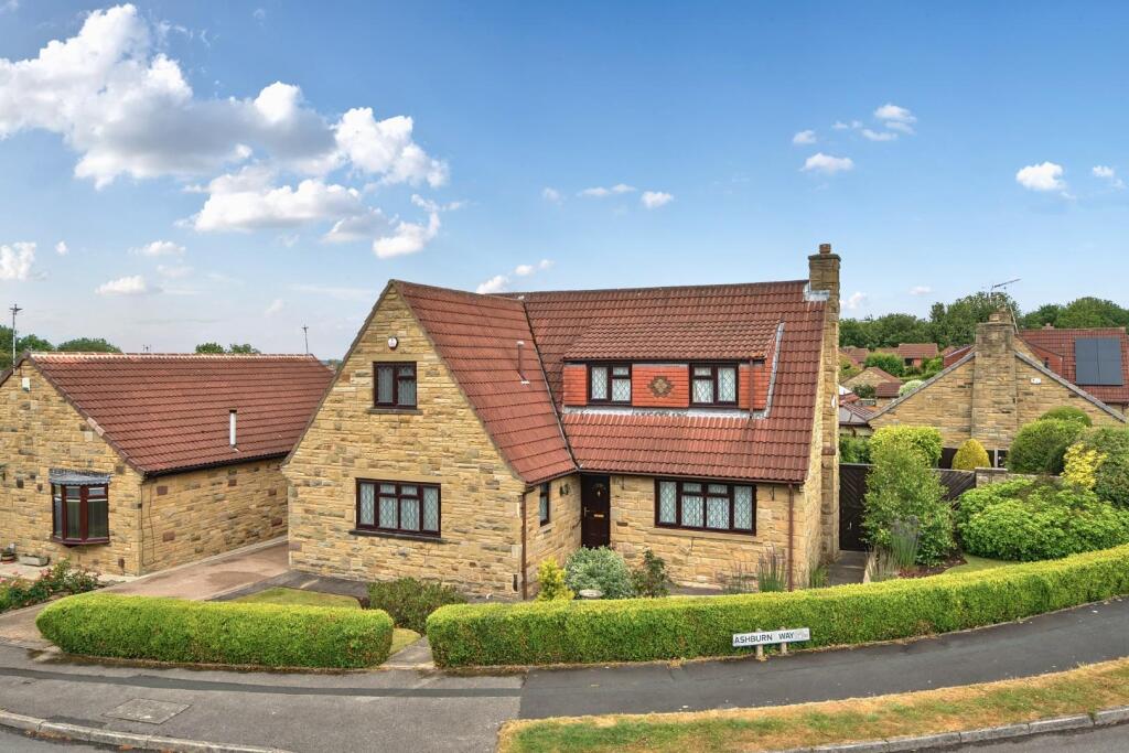 4 bedroom detached house for sale in Ashburn Way, Wetherby, LS22