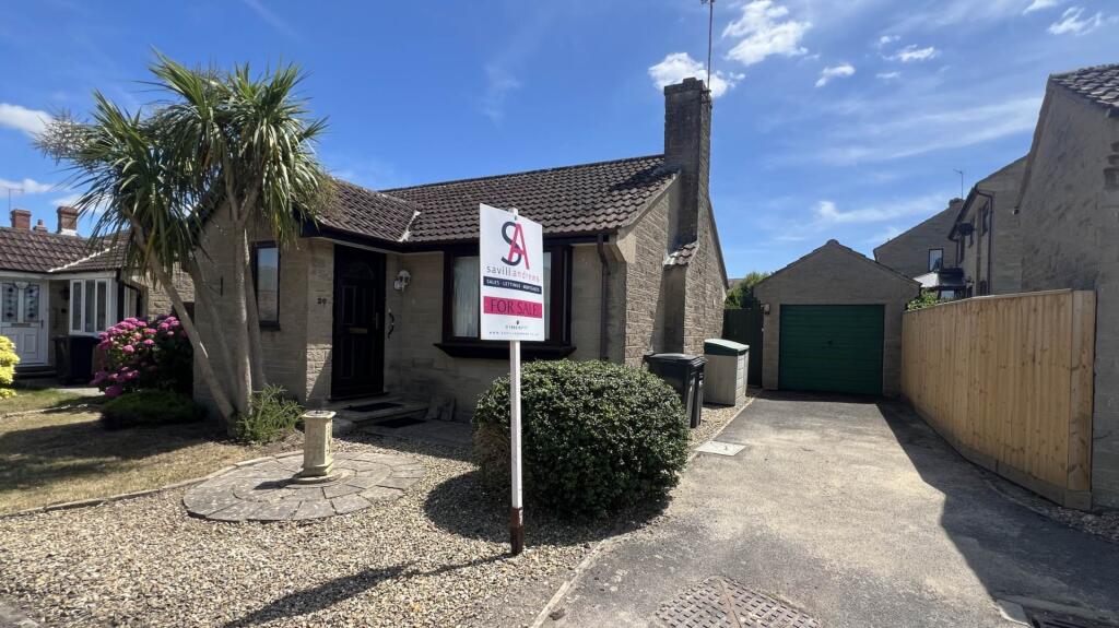 2 bedroom detached bungalow for sale in Manor Farm, Chard, TA20