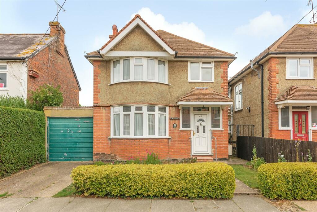 3 bedroom detached house for sale in Clare Road, Whitstable, CT5