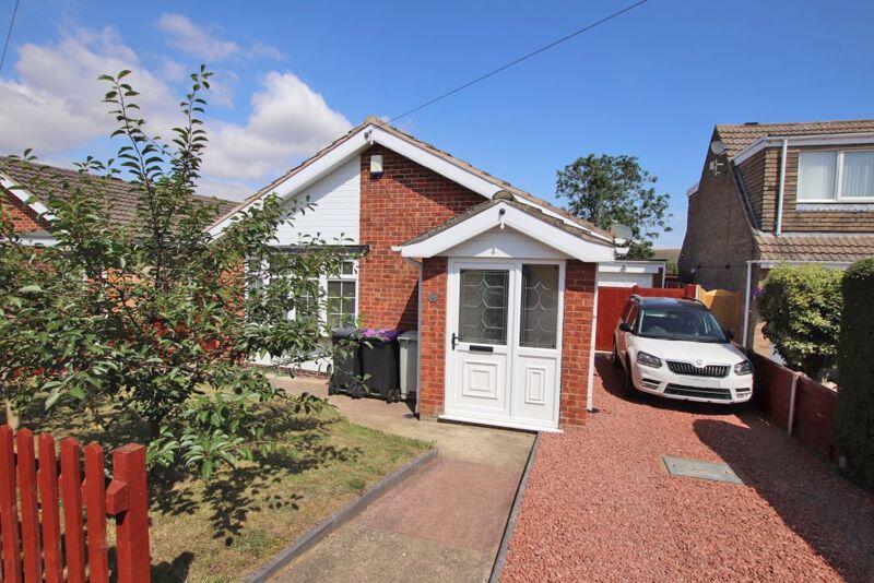 4 bedroom detached bungalow for sale in Osbourne Drive, Holton Le Clay ...