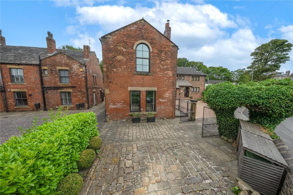 4 bedroom detached house for sale in The Stables, Finkle Lane ...