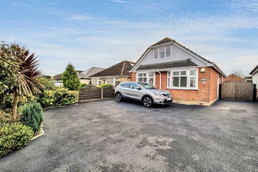3 bedroom detached bungalow for sale in Parkstone, BH12