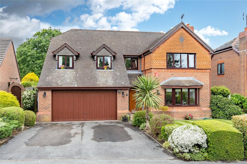 4 bedroom detached house for sale in Wike Ridge Avenue, Leeds, West ...