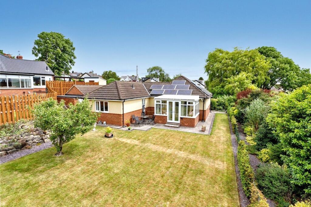 2 bedroom detached bungalow for sale in Victoria Lane, Horsforth, Leeds ...