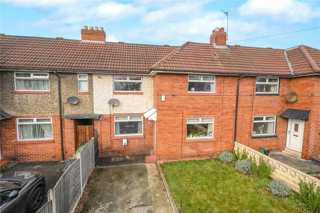 3 bedroom terraced house for sale in Dib Lane, Oakwood, Leeds, LS8