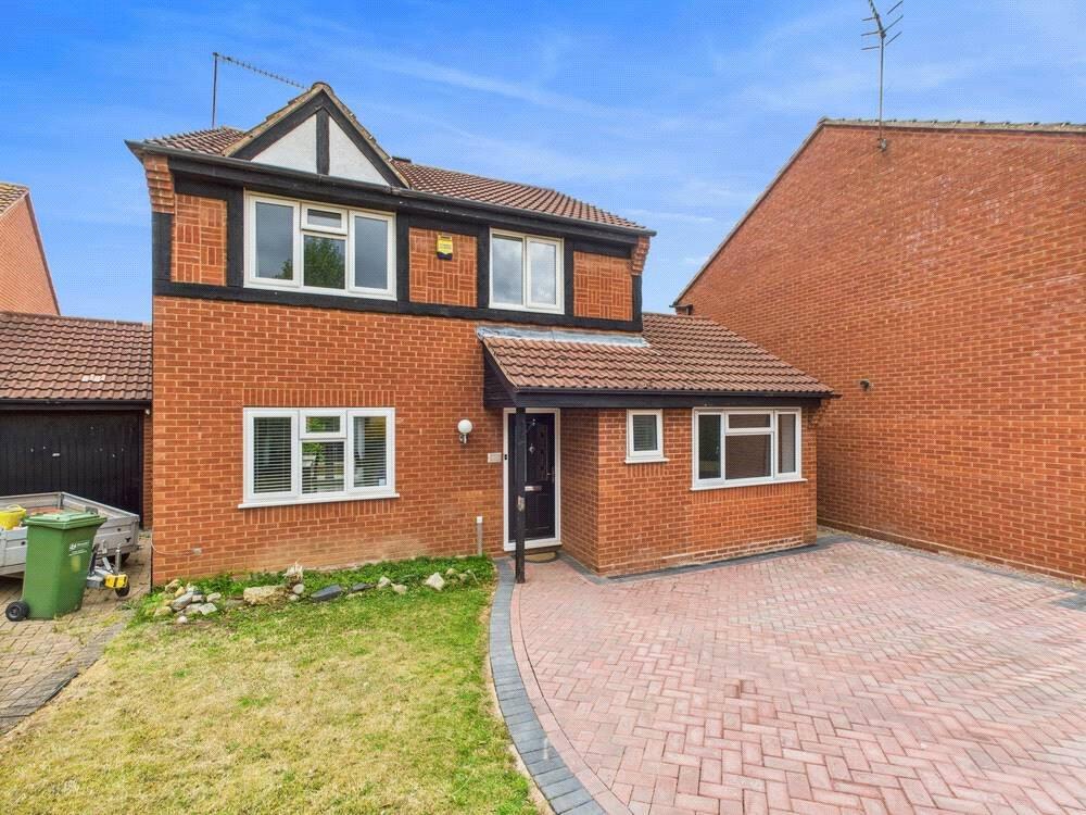 4 bedroom detached house for sale in Washbrook Close, Wall Meadow ...
