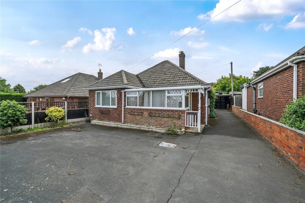 2 bedroom detached bungalow for sale in Green Lane, Lofthouse ...
