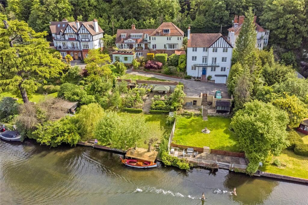 5 bedroom detached house for sale in Wargrave Road, HENLEY-ON-THAMES, RG9