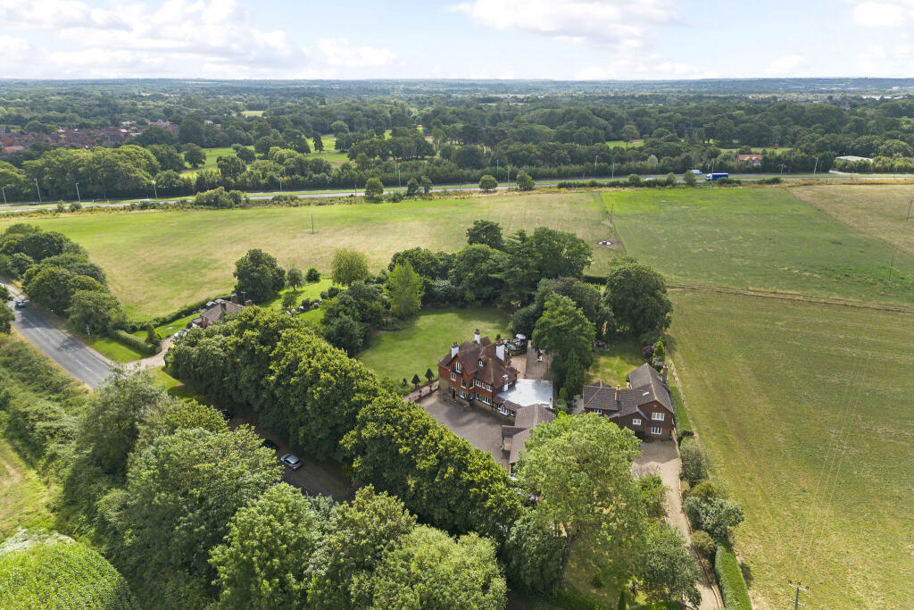 7 bedroom detached house for sale in Charvil Lane, Sonning, RG4