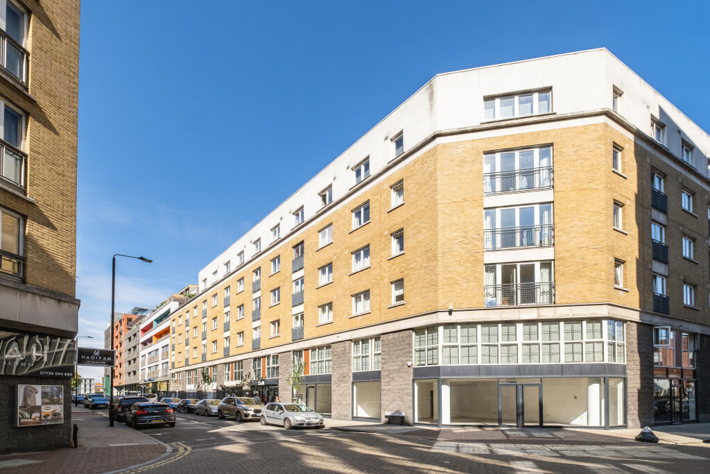 2 bedroom flat for sale in Plumbers Row, London, E1