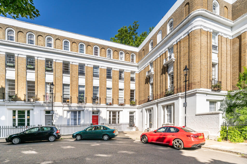 2 bedroom maisonette for sale in Milner Square, London, N1