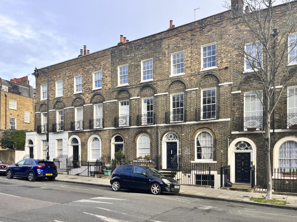 1 bedroom flat for sale in Amwell Street, London, EC1R