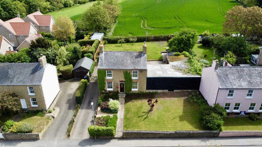 3 bedroom detached house for sale in Station Road, Haddenham, Ely ...