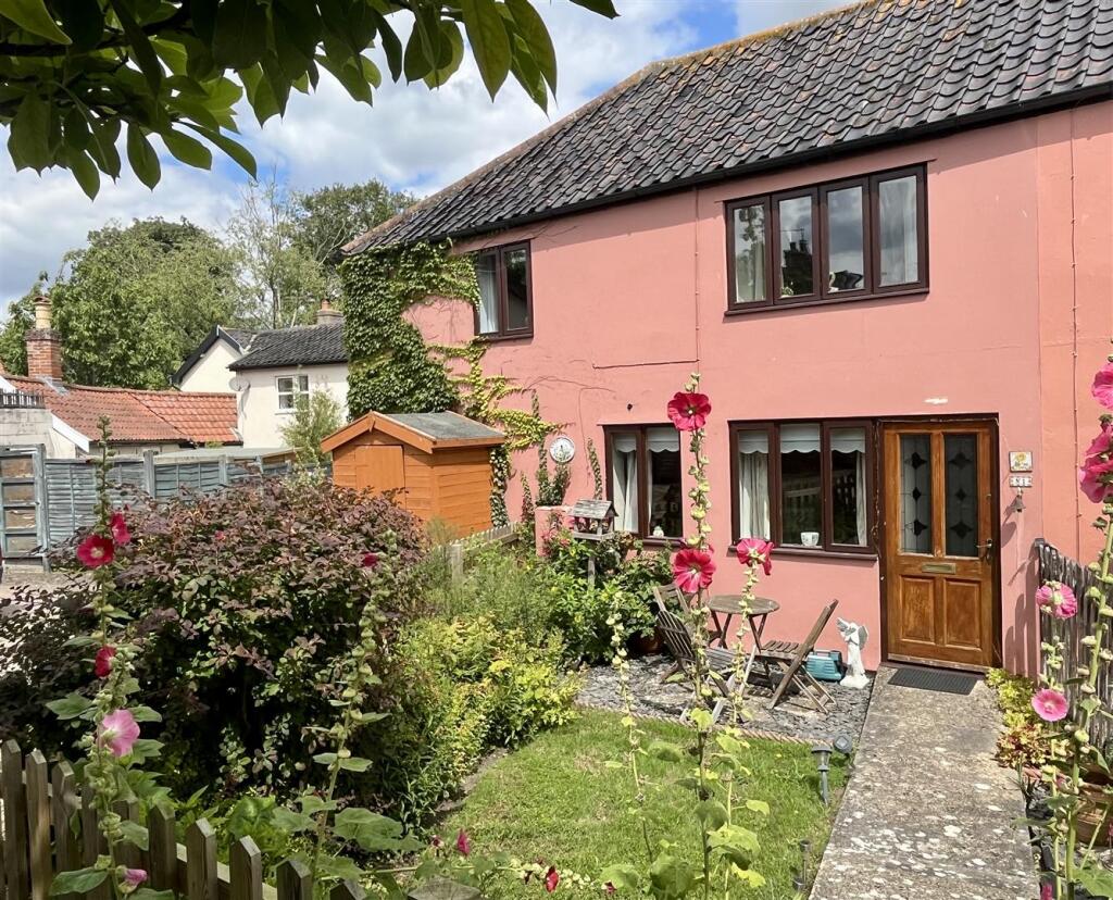 2 bedroom end of terrace house for sale in Cratfield Road ...