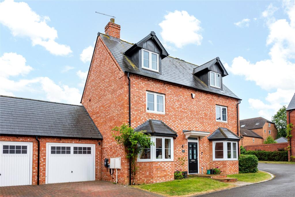 4 bedroom detached house for sale in Rose Acre Close, Weedon ...