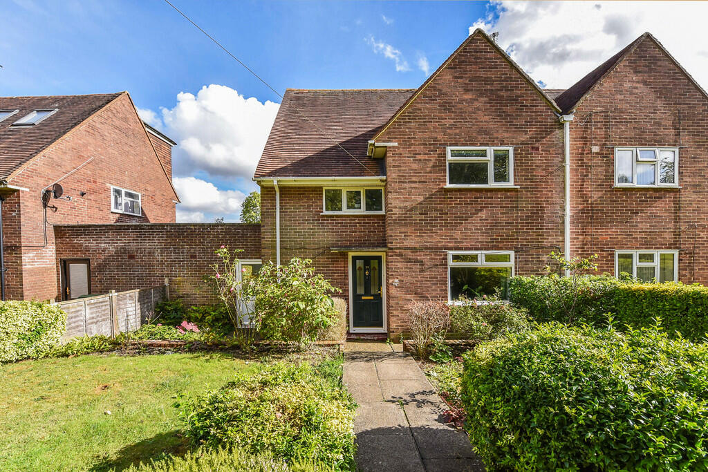 4 bedroom semi-detached house for sale in Minden Way, Winchester, SO22