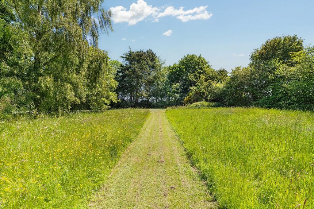 4 bedroom detached house for sale in Rattlesden, Suffolk, IP30