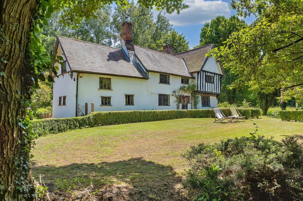 4 bedroom detached house for sale in Rattlesden, Suffolk, IP30