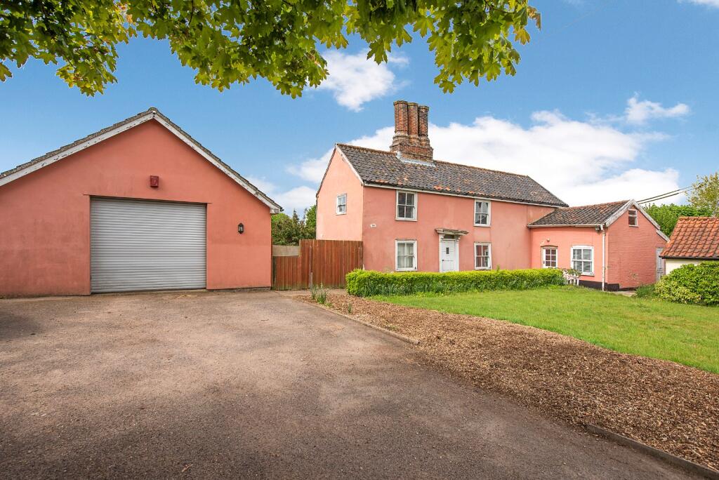 3 bedroom detached house for sale in Woolpit, Suffolk, IP30
