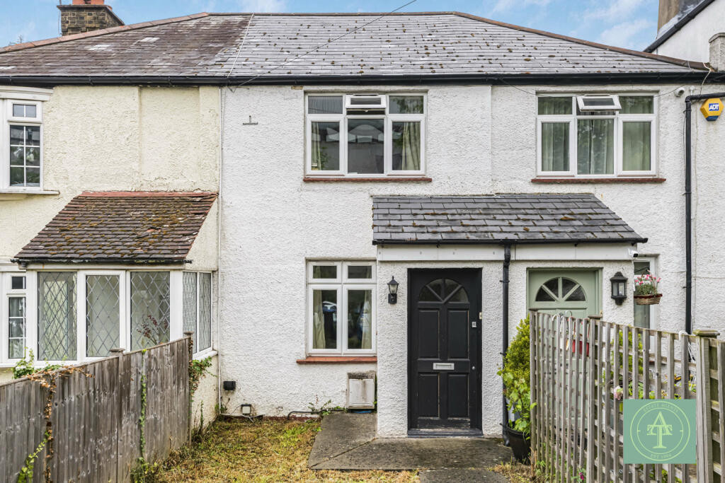 2 bedroom terraced house for sale in The Wells, London, N14