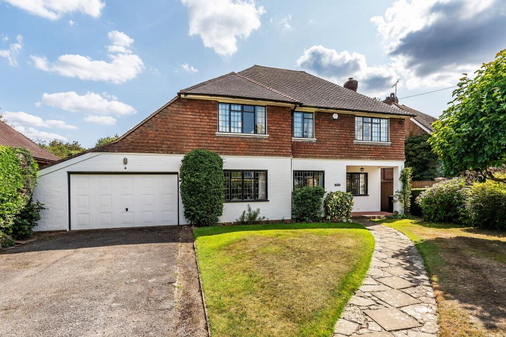 4 bedroom detached house for sale in St. Lawrence Avenue, Bidborough, TN4