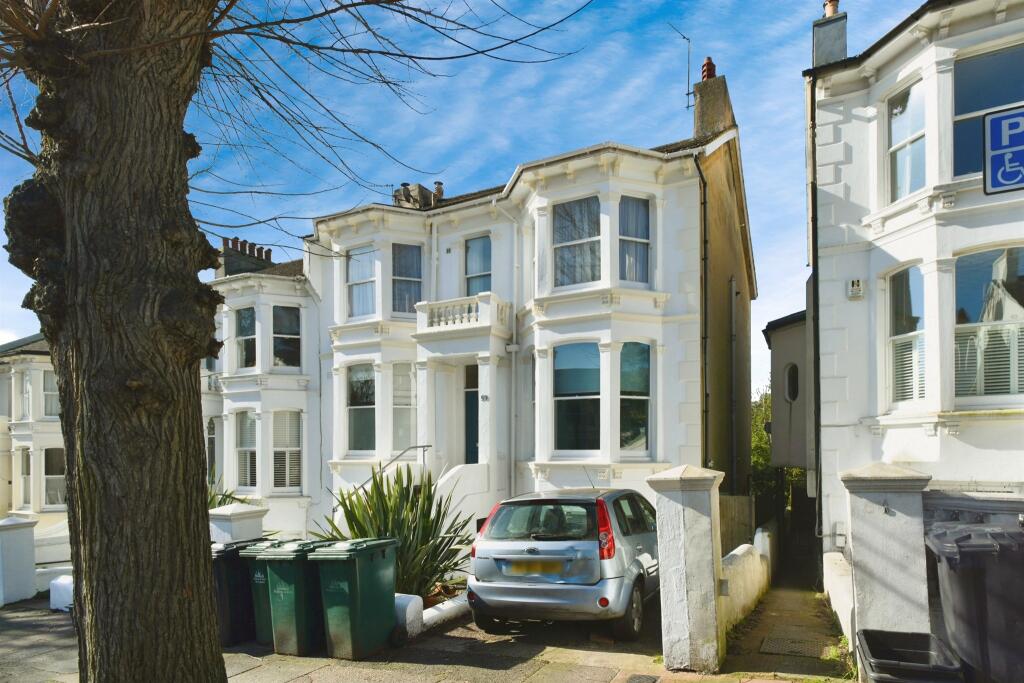 1 bedroom ground floor flat for sale in Beaconsfield Villas, Brighton, BN1