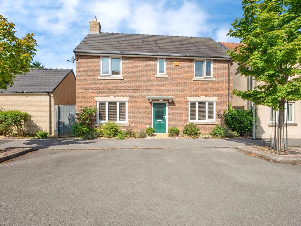 3 bedroom detached house for sale in School Drive, Crossways ...