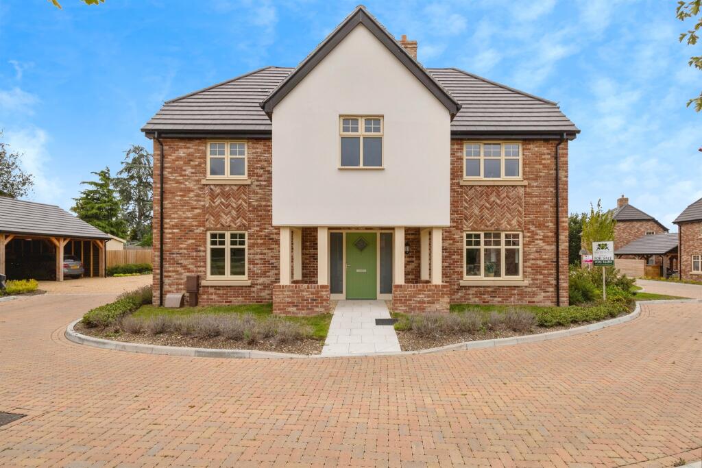 4 bedroom detached house for sale in Crofton View, Stubbington, PO14