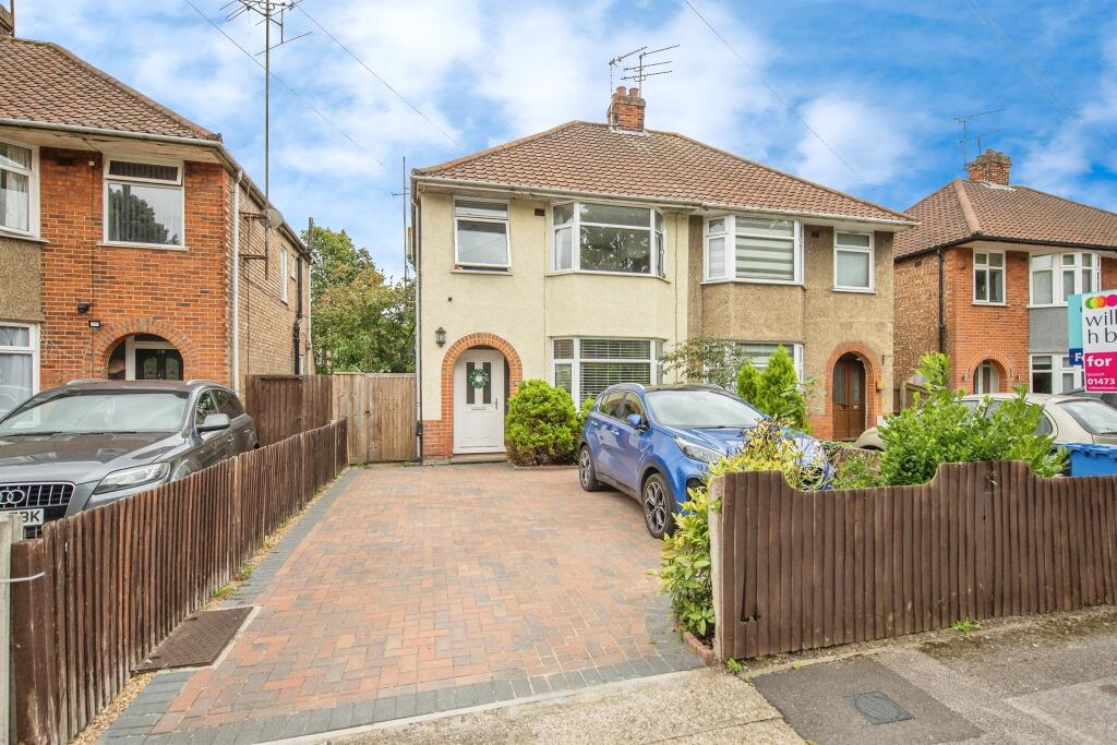 3 bedroom semi-detached house for sale in Edward Close, Ipswich, IP1