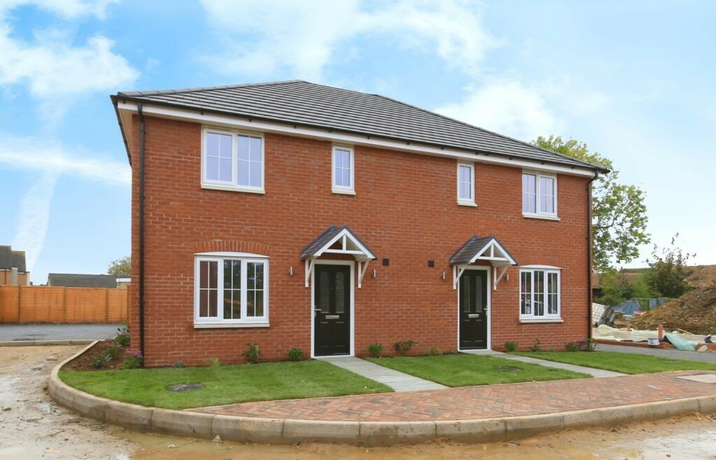3 bedroom semi-detached house for sale in Wisbech Road, March, PE15