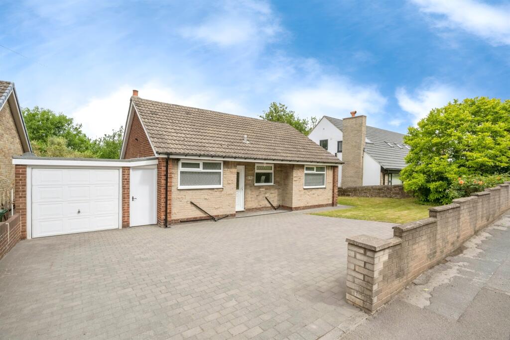 2 bedroom detached bungalow for sale in Doncaster Road, Conisbrough ...