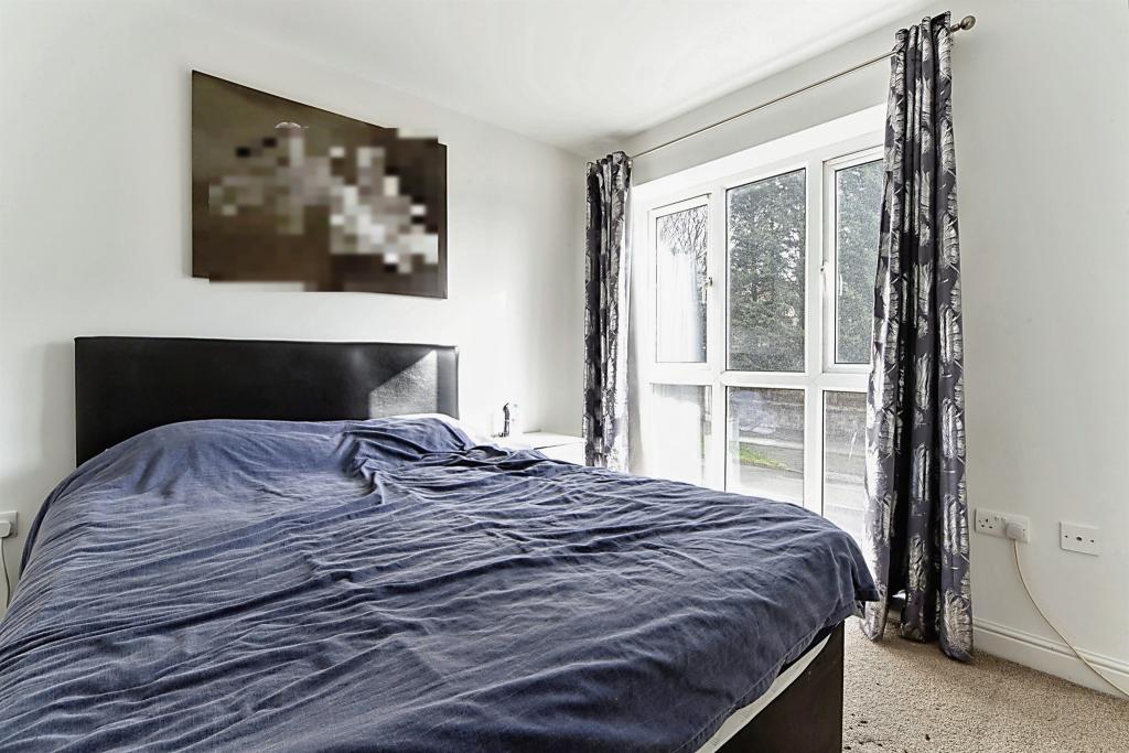 2 bedroom flat for sale in Roundhay Road, Leeds, LS8