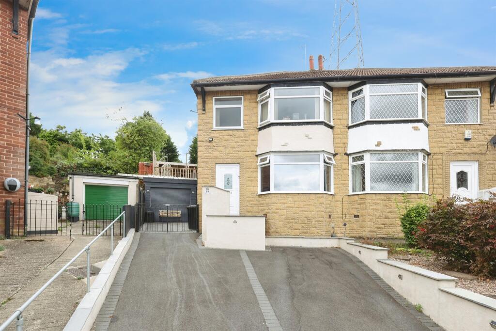3 bedroom semi-detached house for sale in Gotts Park View, Leeds, LS12