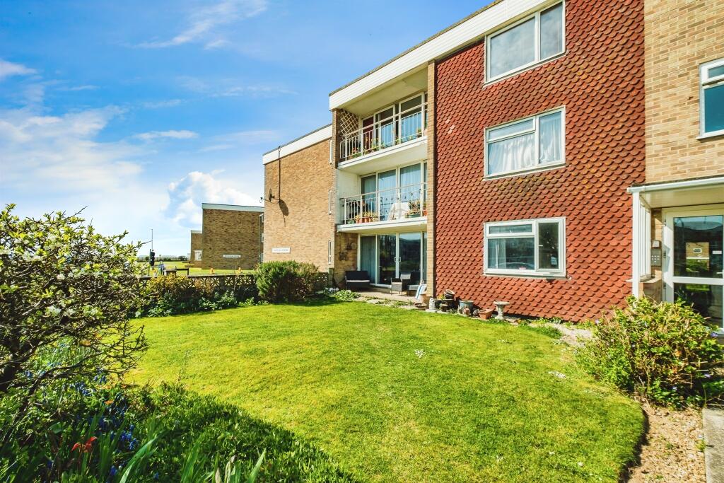 2 bedroom ground floor flat for sale in Sea Lane, Rustington ...