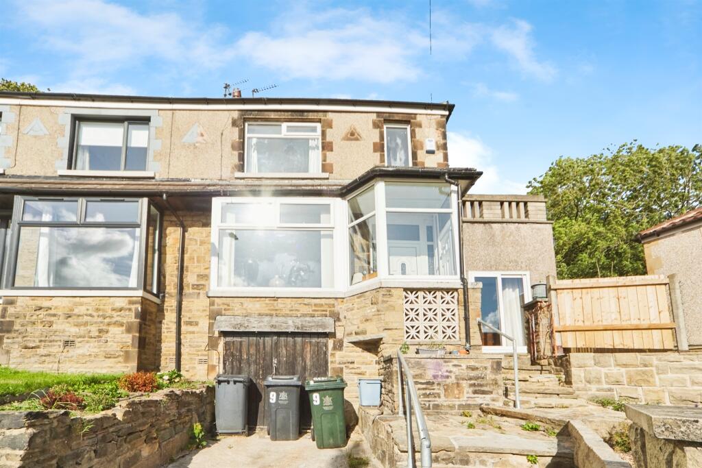3 bedroom semi-detached house for sale in Mountain View, Shipley, BD18