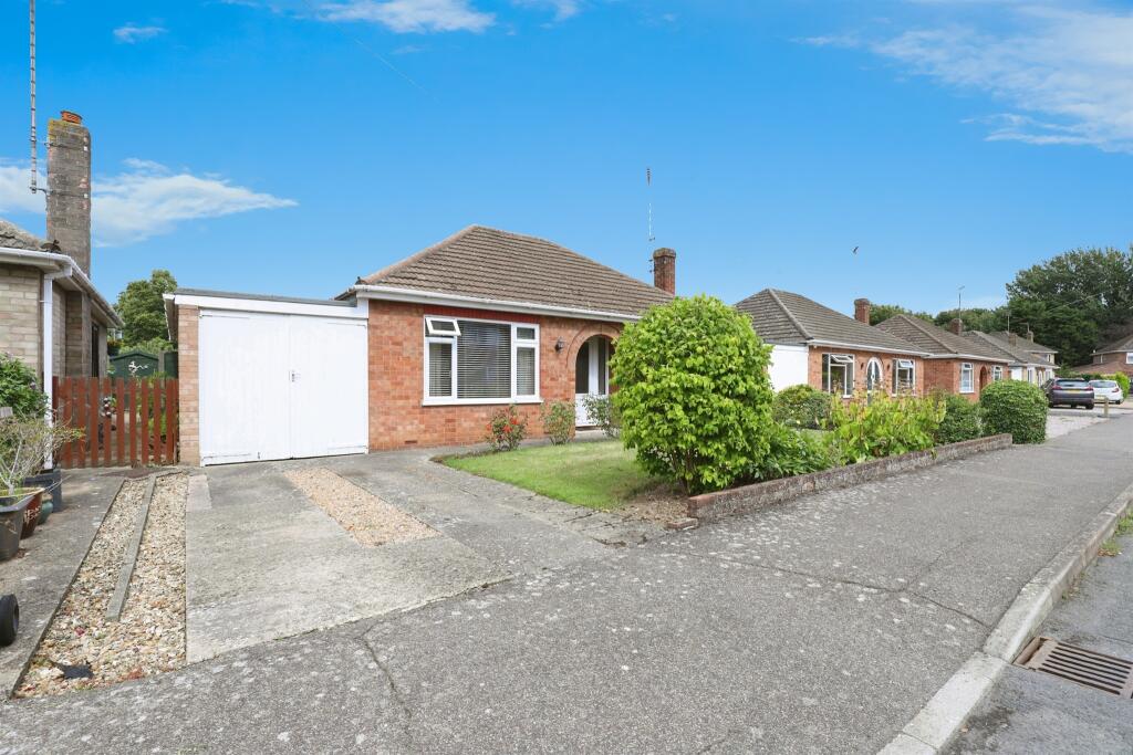 2 bedroom detached bungalow for sale in Greenrigg Gardens, Spalding, PE11