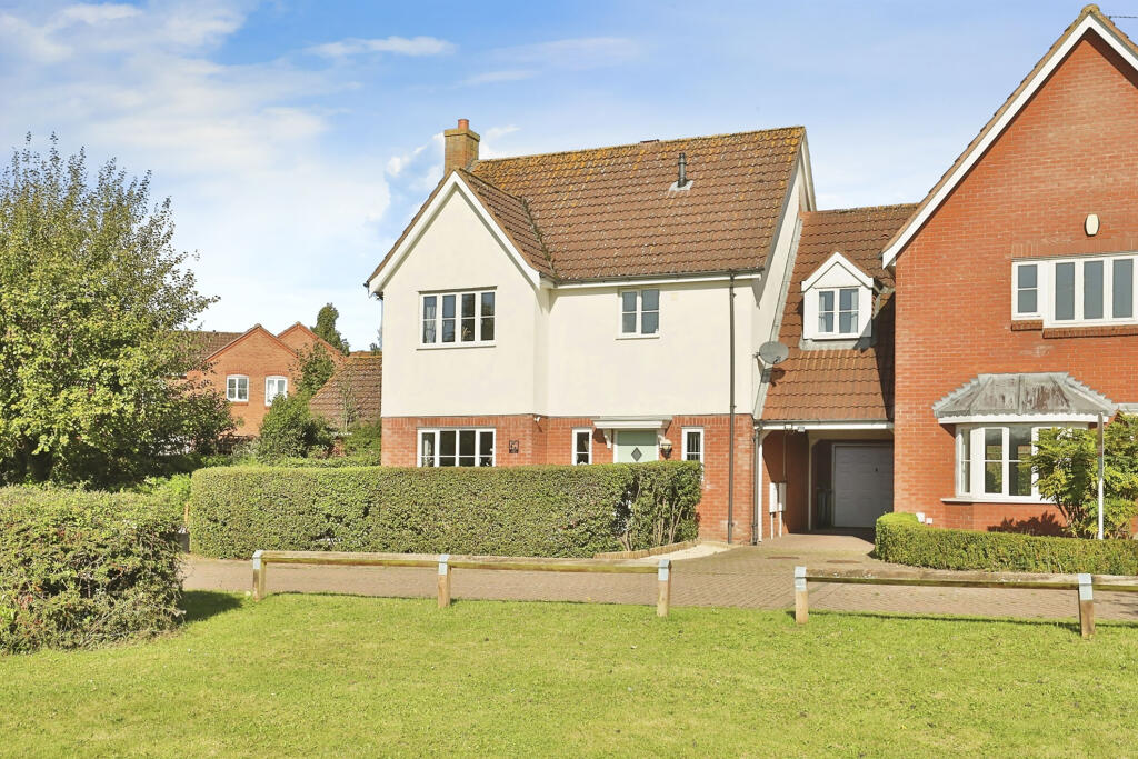4 bedroom link detached house for sale in Merryweather Road, Swaffham, PE37
