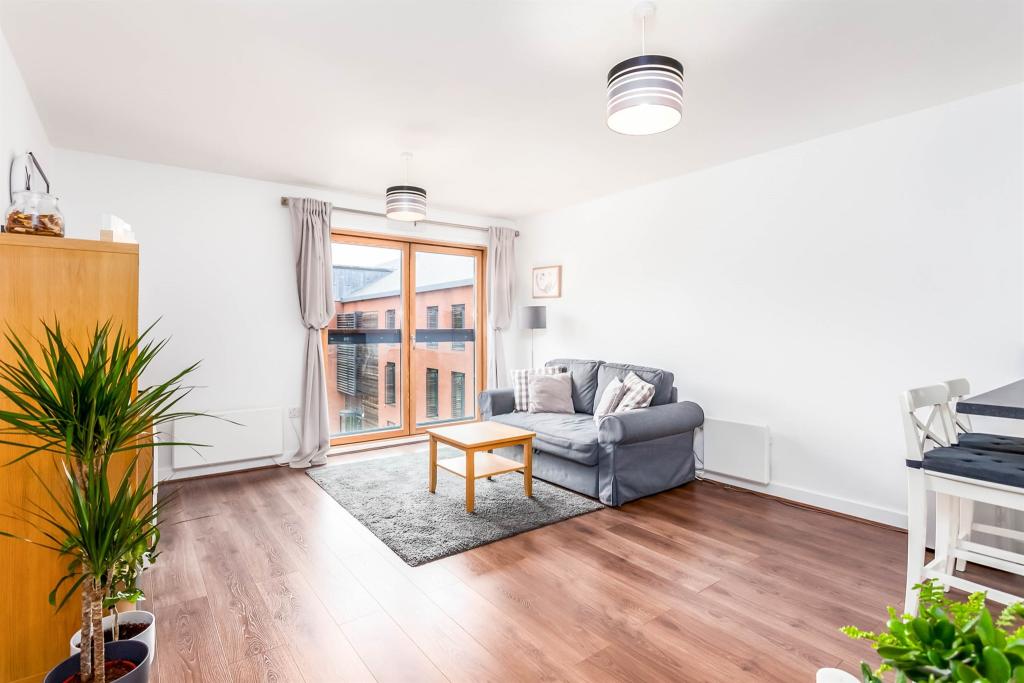 1 bedroom flat for sale in Navigation Walk, Wakefield, WF1