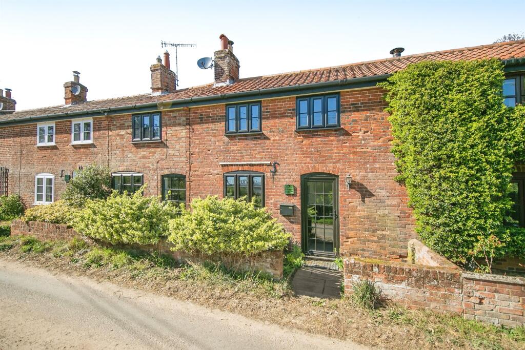 4 bedroom cottage for sale in High Corner, Butley, Woodbridge, IP12