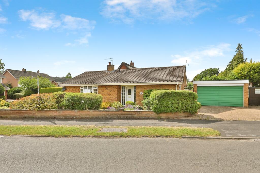 2 bedroom detached bungalow for sale in St. Davids Road, Hethersett ...