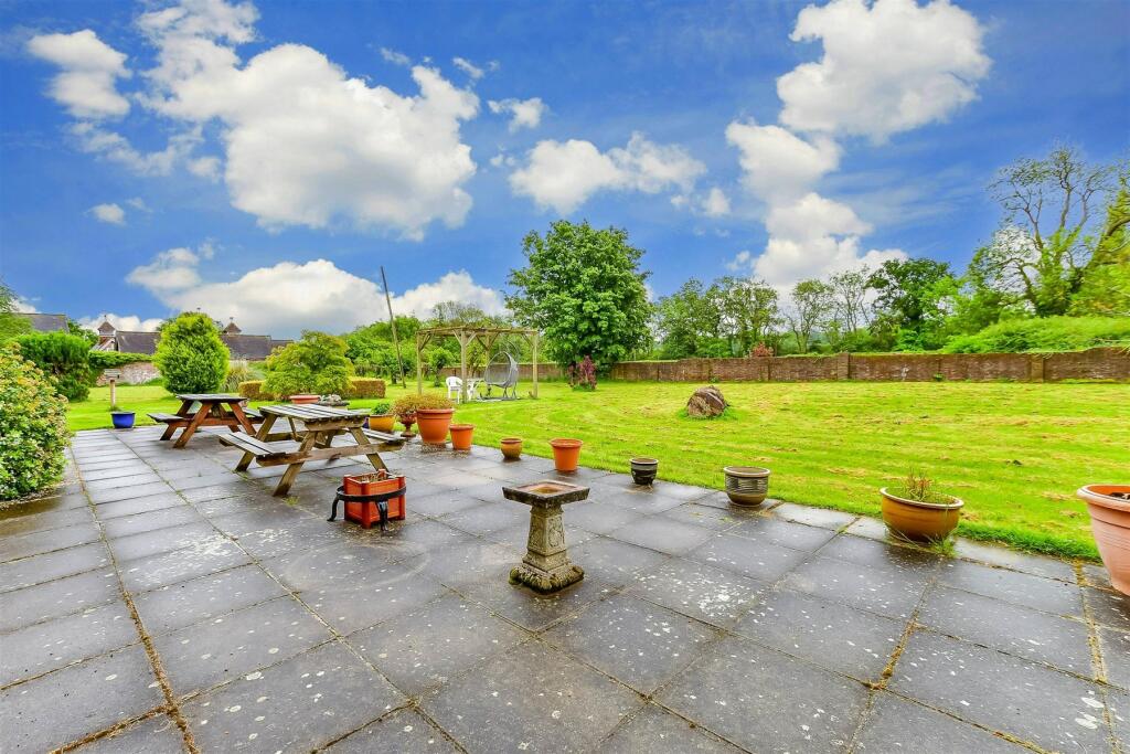 4 bedroom detached house for sale in Ironsbottom, Sidlow, Reigate ...