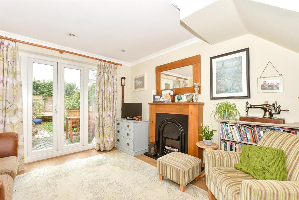 2 Bedroom Terraced House For Sale In Pipers Field Ridgewood Uckfield